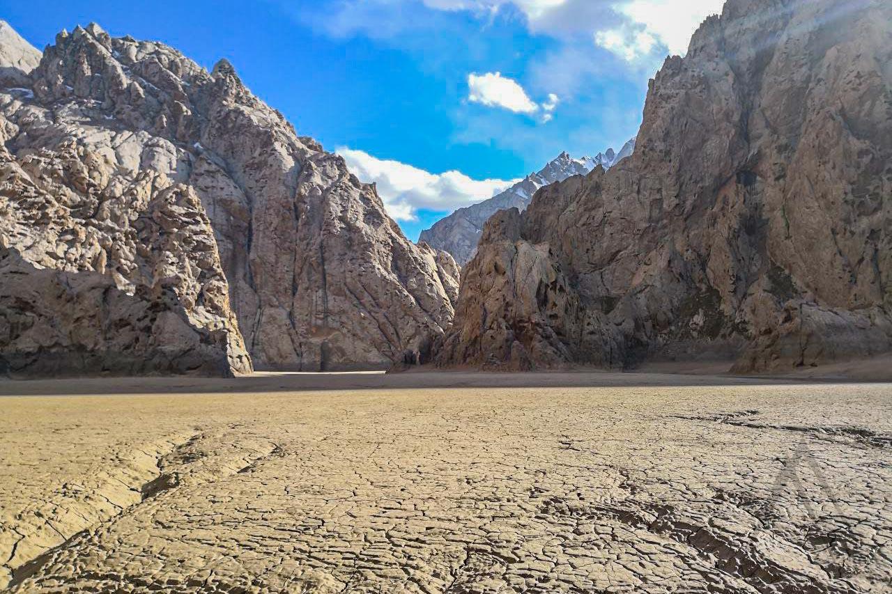 Kel Suu alpine mountain lake in Kyrgyzstan - Central Asia Guide