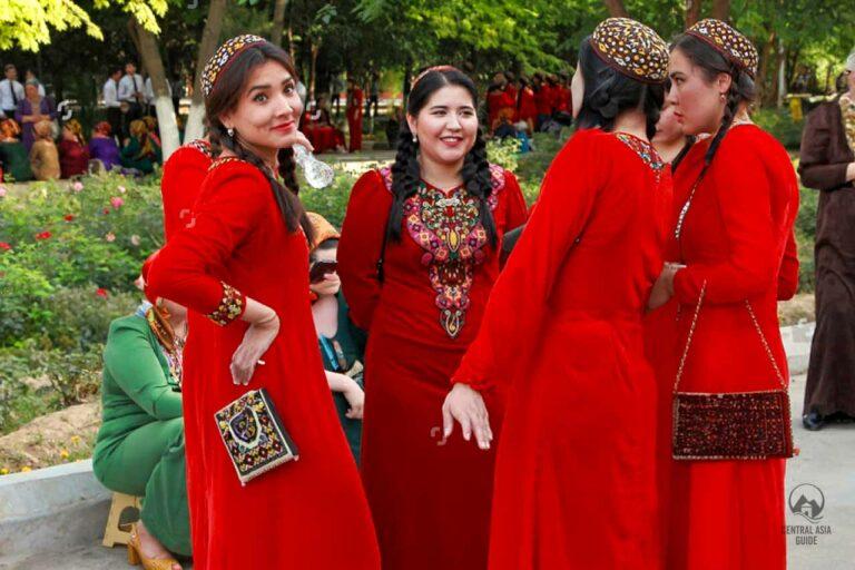 Turkmen Clothing - Central Asia Guide