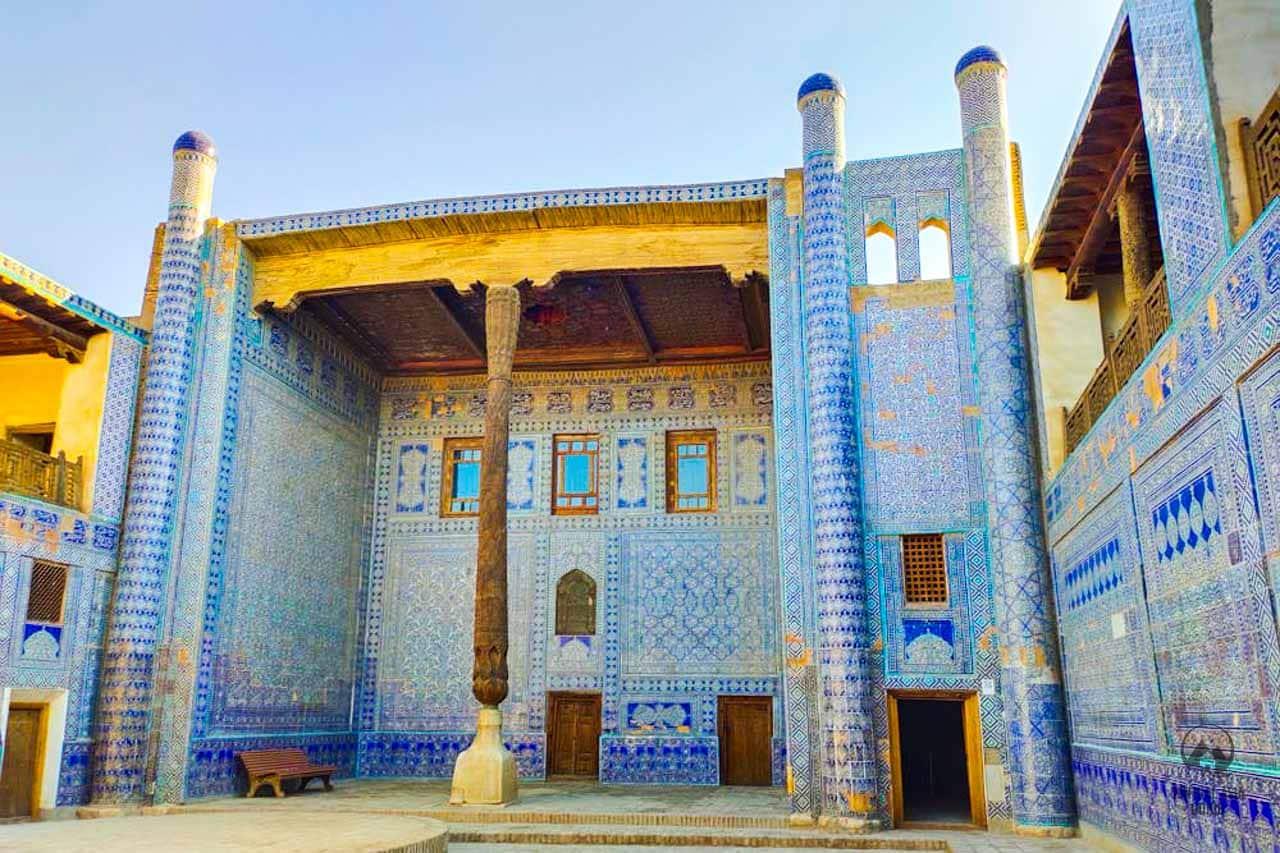 Tach Khaouli Palace - Central Asia Guide